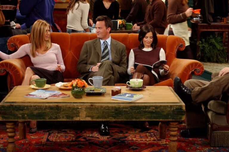 El emblemático sofá de “Friends” fue subastado por casi 29 mil dólares ...